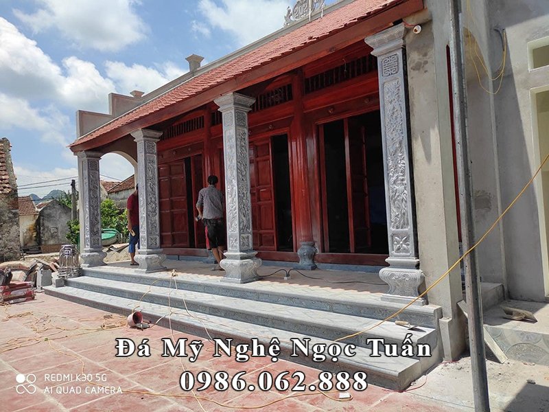 Cot da Vuong Cot da hien Nha tho ho